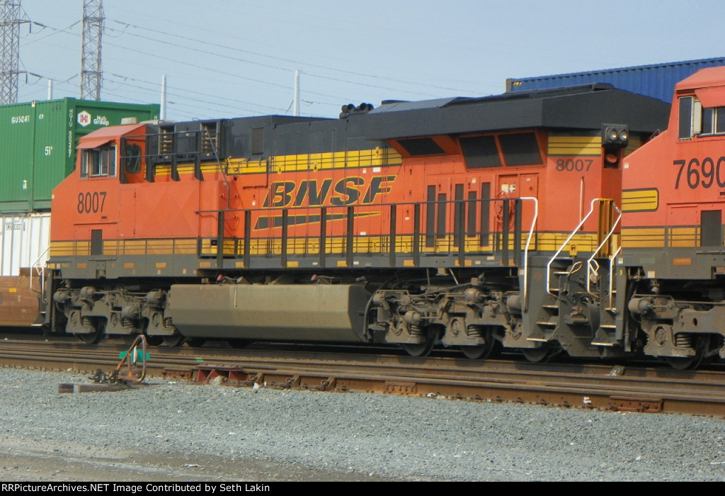 BNSF 8007